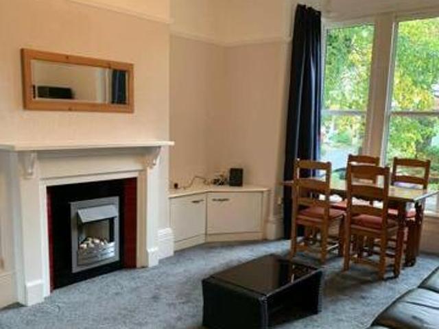 Oakwood Drive, Roundhay, 2 Bedroom Apartment