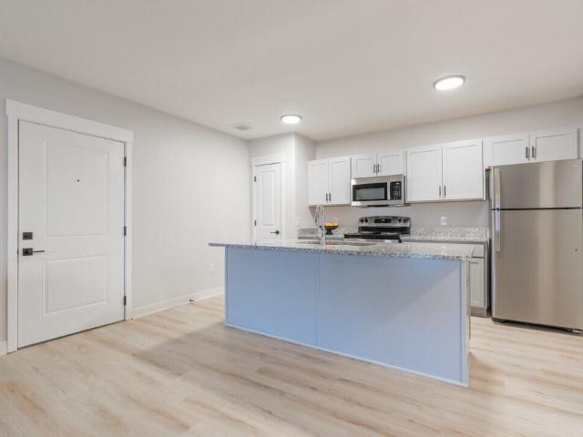 Oakwood Landings 2 Bedroom Apartment for Rent at 5141 Commerce Crossings Dr, Louisville, KY 40229