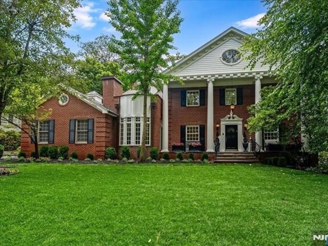 Oakwood Rd, Englewood, Home For Sale