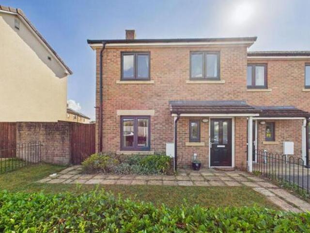 Oakwood Road, Sling, 3 Bedroom End