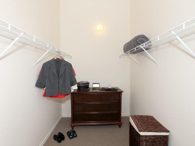 Oakwood Shores Apartments* 1 Bedroom Apartment for Rent at 3859 S Vincennes Ave, Chicago, IL 60653 Oakland