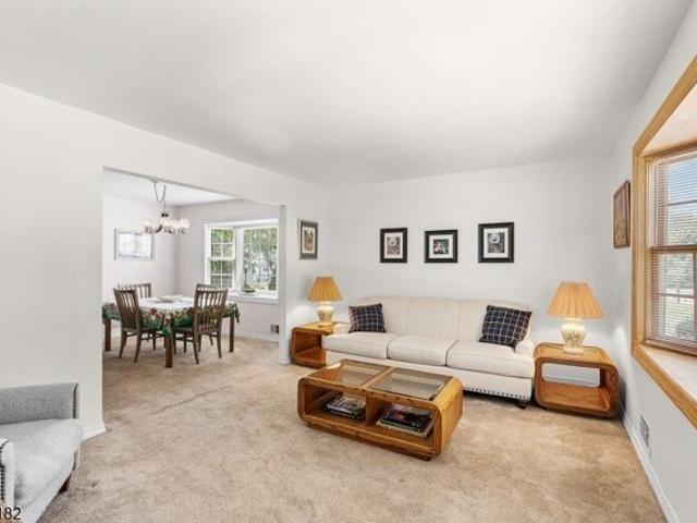 Oakwood Ter, Bloomingdale, Home For Sale