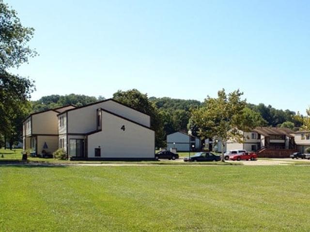 Oakwood Village 3 Bed 1 Bath Townhome