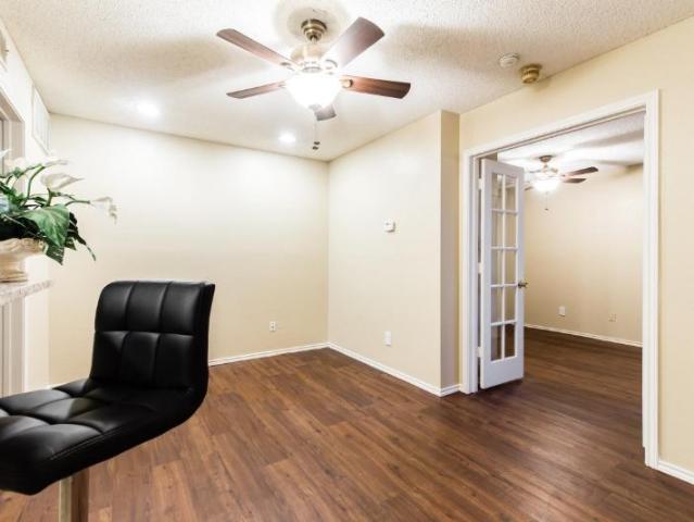 Oak Creek Condo 1BR 1 BA