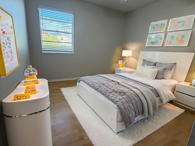 Oak Creek Apartments