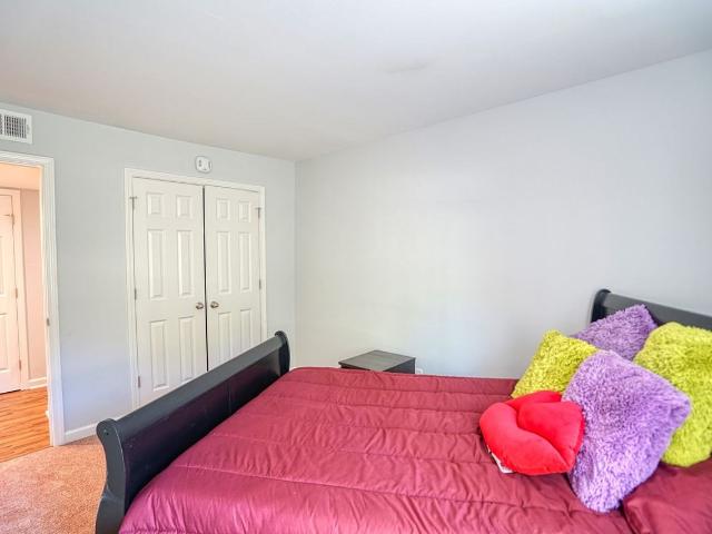 Oak Creek Apartments Studio Apartment for Rent at 280 Northern Ave Ofc, Avondale Estates, GA 30002