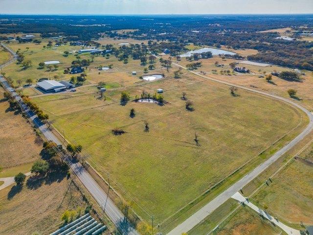 Oak Creek Dr, Pilot Point, TX 76258