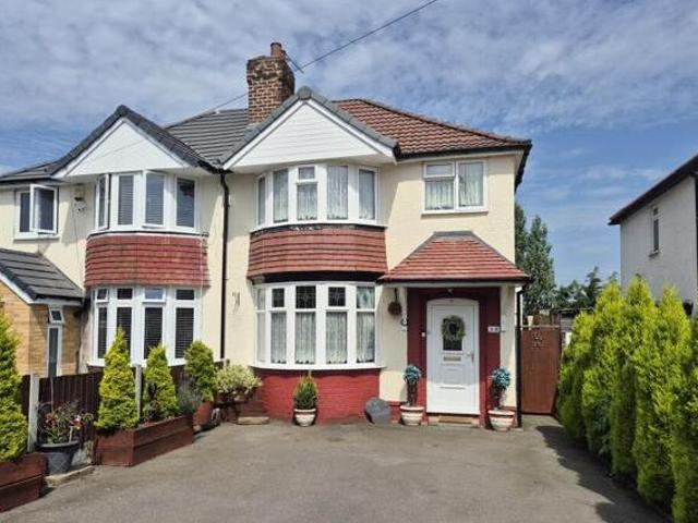 Oak Crescent, Oldbury, 3 Bedroom Semi detached
