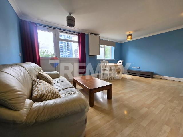 Oak Crescent, London E16, 1 bed flat to rent, £1,695 pcm | PrimeLocation