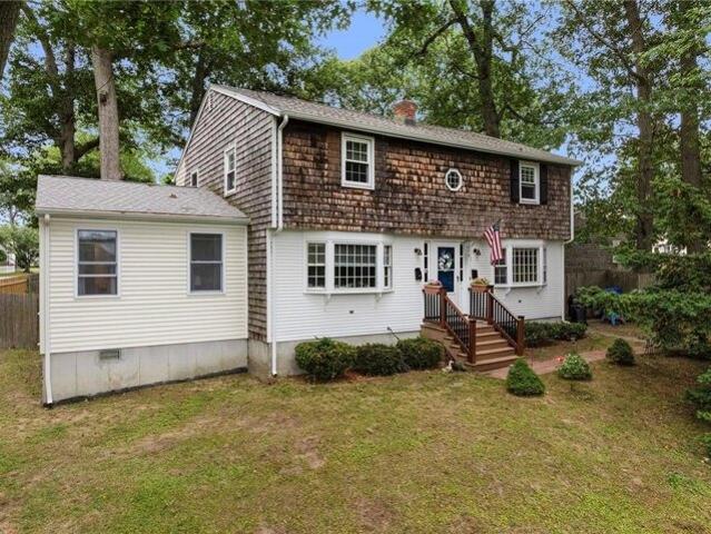 Oak Crest Dr, East Providence, Home For Sale