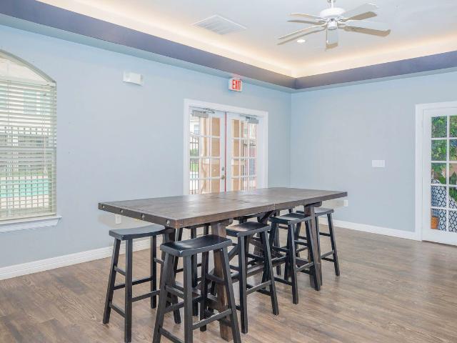 Oak Arbor Townhomes 1 Bedroom Apartment for Rent at 310 Berry Rd, Houston, TX 77022 Northside Northline