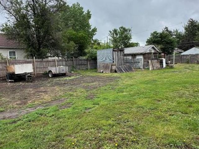 Oak Ave, Crete, NE 68333