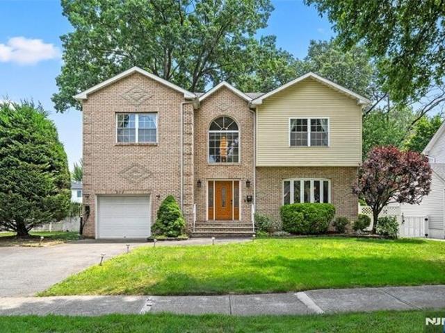 Oak Ave, River Edge, Home For Sale