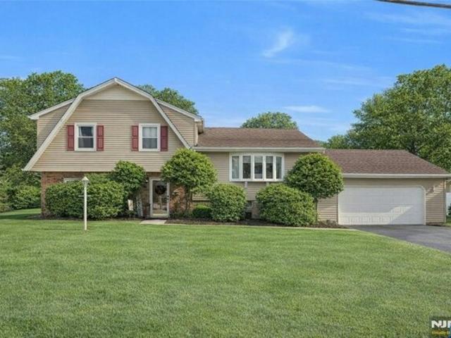 Oak Ave, River Vale, Home For Sale