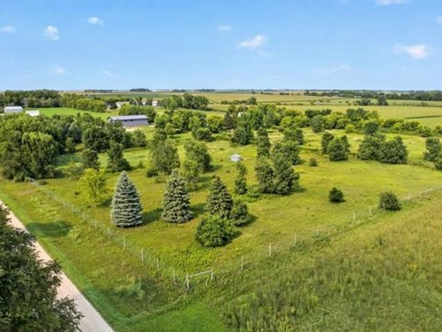 Oak Ave SE, Racine, MN 55967