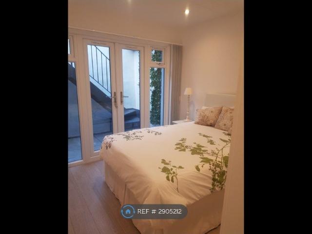 Oak Avenue, Enfield EN2, 2 bed flat to rent, £1,695 pcm | PrimeLocation