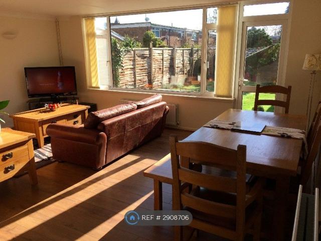 Oak Bank, Woking GU22, 3 bed semi detached house to rent, £2,050 pcm | PrimeLocation