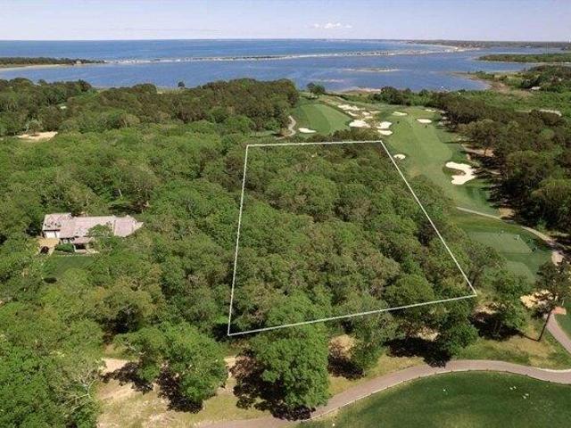 Oak Bluffs MA 02557 102346010