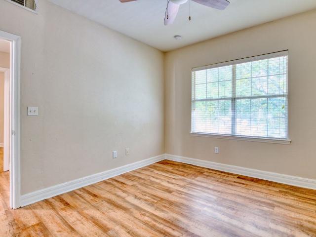 Oak Gate Apartments 2 Bedroom Apartment for Rent at 2930 Nw 6th Ter, Gainesville, FL 32609 Stephen Foster