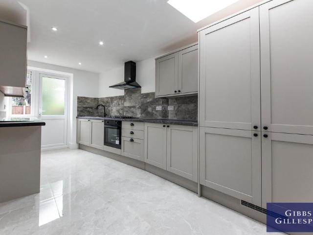 Oak Gardens, Edgware, HA8 6 bed semi detached house to rent £4,500 pcm £1,038 pw