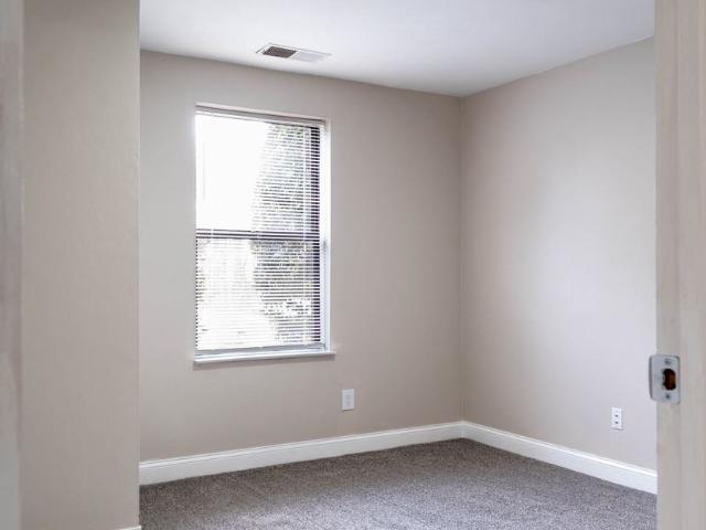 Oak Grove 1 Bedroom Apartment for Rent at 408 Trotman Way, Chesapeake, VA 23320 Greenbrier West