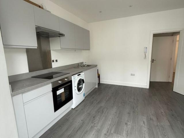 Oak Grove, London NW2, 1 bed flat to rent, £1,550 pcm | PrimeLocation