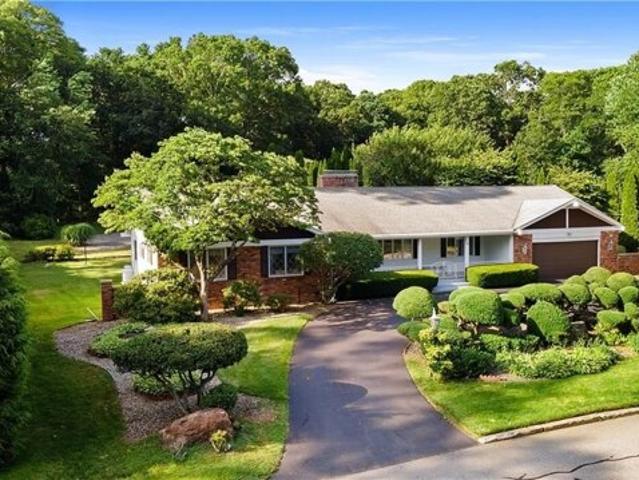 Oak Dell Cir, East Greenwich, Home For Sale