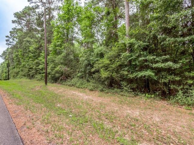 Oak Dr, Trinity, TX 75862
