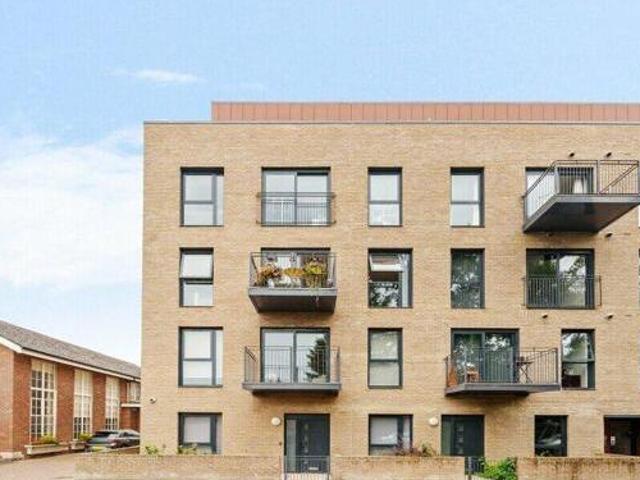 Oak End Way, Gerrards Cross, 2 Bedroom Apartment
