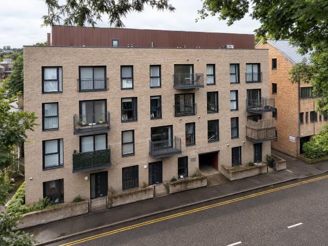 Oak End Way, Gerrards Cross SL9, 1 bed flat to rent, £1,600 pcm | PrimeLocation