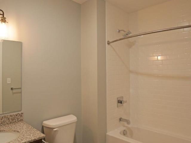 Oak Knitting Mill Apartments – Franklin Square Available 2 Bedroom Apartment for Rent at 102 W Division St, Syracuse, NY 13204 Lakefront