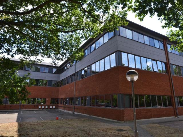 Oak House, Harvest Crescent, Fleet GU51, 2 bed flat to rent, £1,400 pcm | PrimeLocation