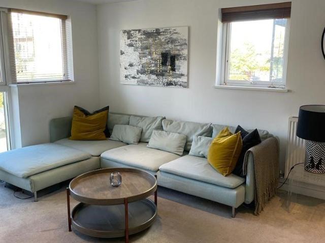 Oak House LEATHERHEAD 1 bed flat to rent £1,395 pcm £322 pw