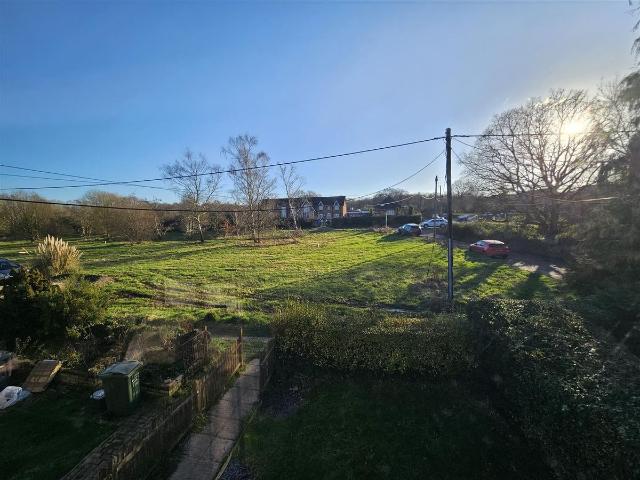 Oak Hill, Guildford GU3, 3 bed detached house to rent, £1,850 pcm | PrimeLocation