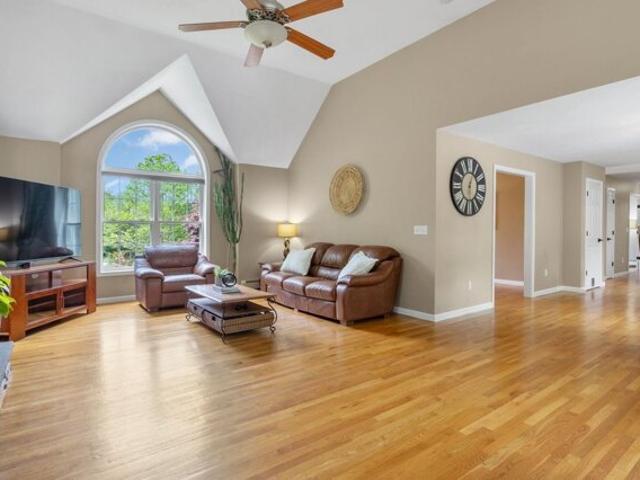 Oak Hill Rd, Barrington, Home For Sale