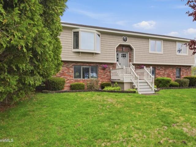 Oak Hill Rd, Pittsfield, Home For Sale