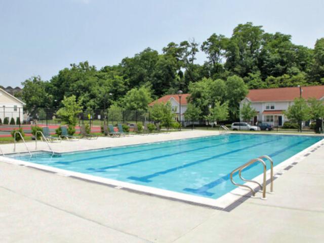 Oak Hill Studio Apartment for Rent at 280 Burrows St, Pittsburgh, PA 15213 Terrace Village