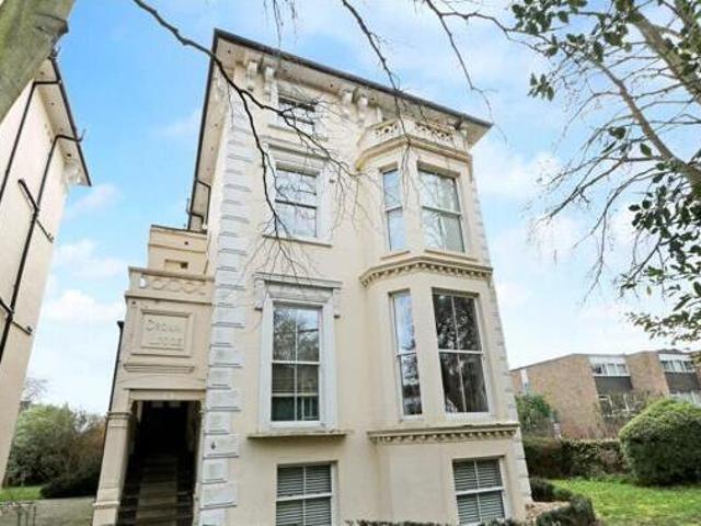 Oak Hill, Surbiton, 1 Bedroom Flat
