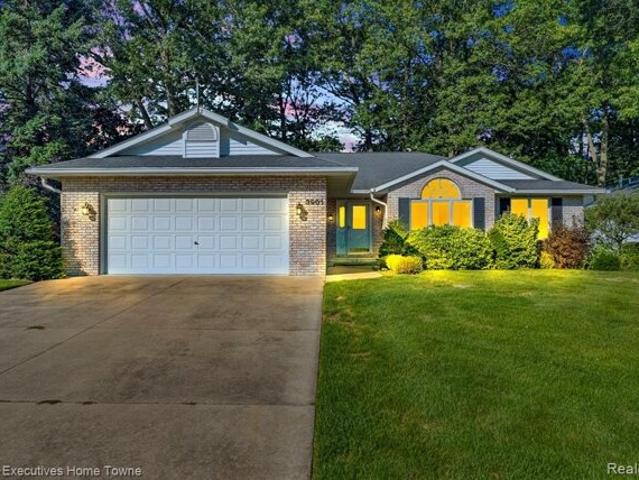 Oak Hills Circle Oak Hills Cir, Port Huron, Condo For Sale