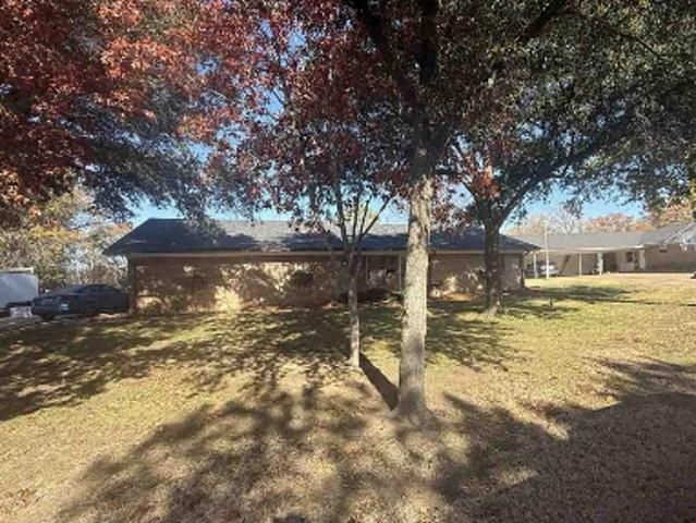 Oak Hills Dr