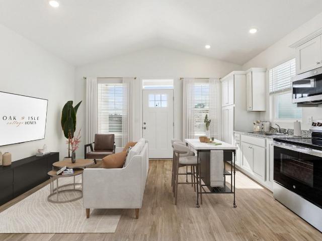 Oak Isle Cottages 2 Bedroom Apartment for Rent at 6499 Sw 44th Way, Gainesville, FL 32608