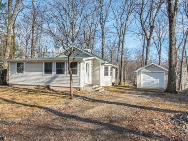 Oak Ln # M, Montville Township, Home For Sale