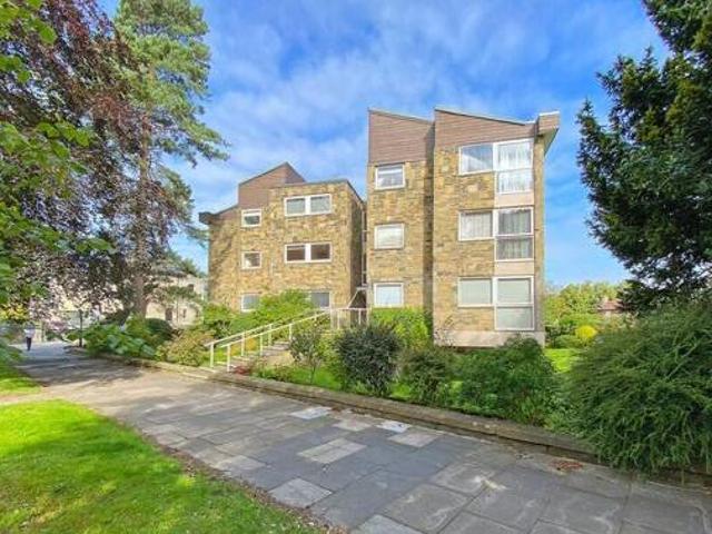 Oak Lodge, Victoria Avenue, 2 Bedroom Flat