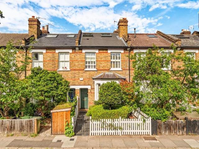 Oak Lane, Twickenham TW1 4 bed terraced house to rent £5,500 pcm £1,269 pw