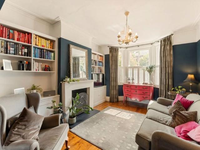 Oak Lane, TW1, London