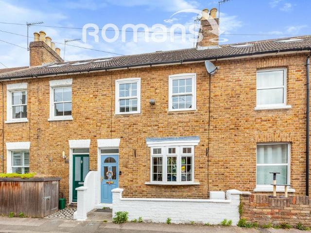 Oak Lane, Windsor, SL4 3 bed house to rent £2,300 pcm £531 pw