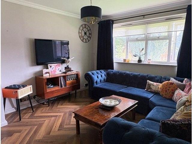 Oak Lane, London N2, 2 bed flat to rent, £1,800 pcm | PrimeLocation