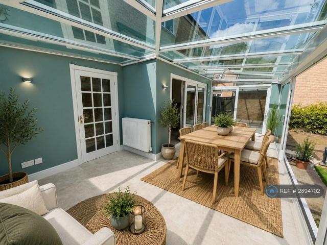 Oak Lane, Peterborough, PE8 4 bed detached house to rent £2,295 pcm £530 pw