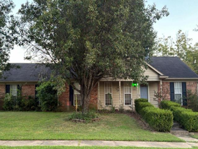 Oak Leaf Dr