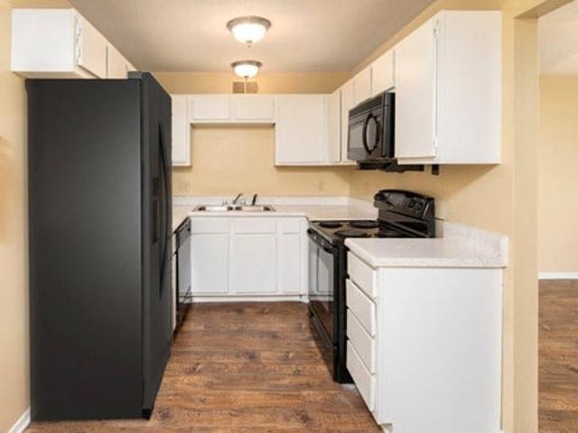 Oak Manor Apartment Homes 1 bedroom 1 bathroom classic